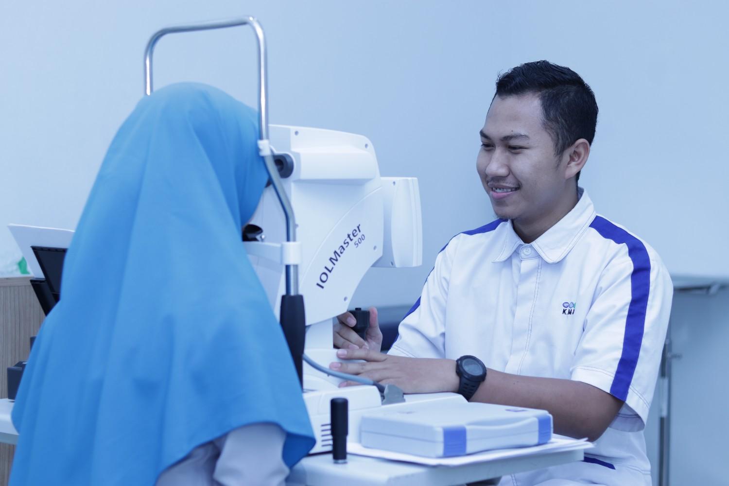 Biaya Operasi Mata Minus 2026: Dengan Semua Metode LASIK!