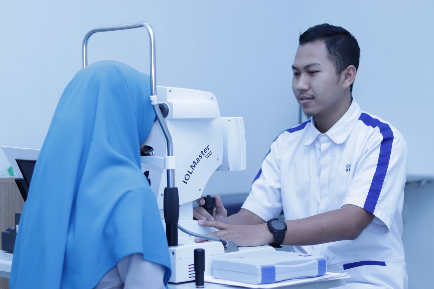 Biaya Operasi Mata Minus 2026: Dengan Semua Metode LASIK!
