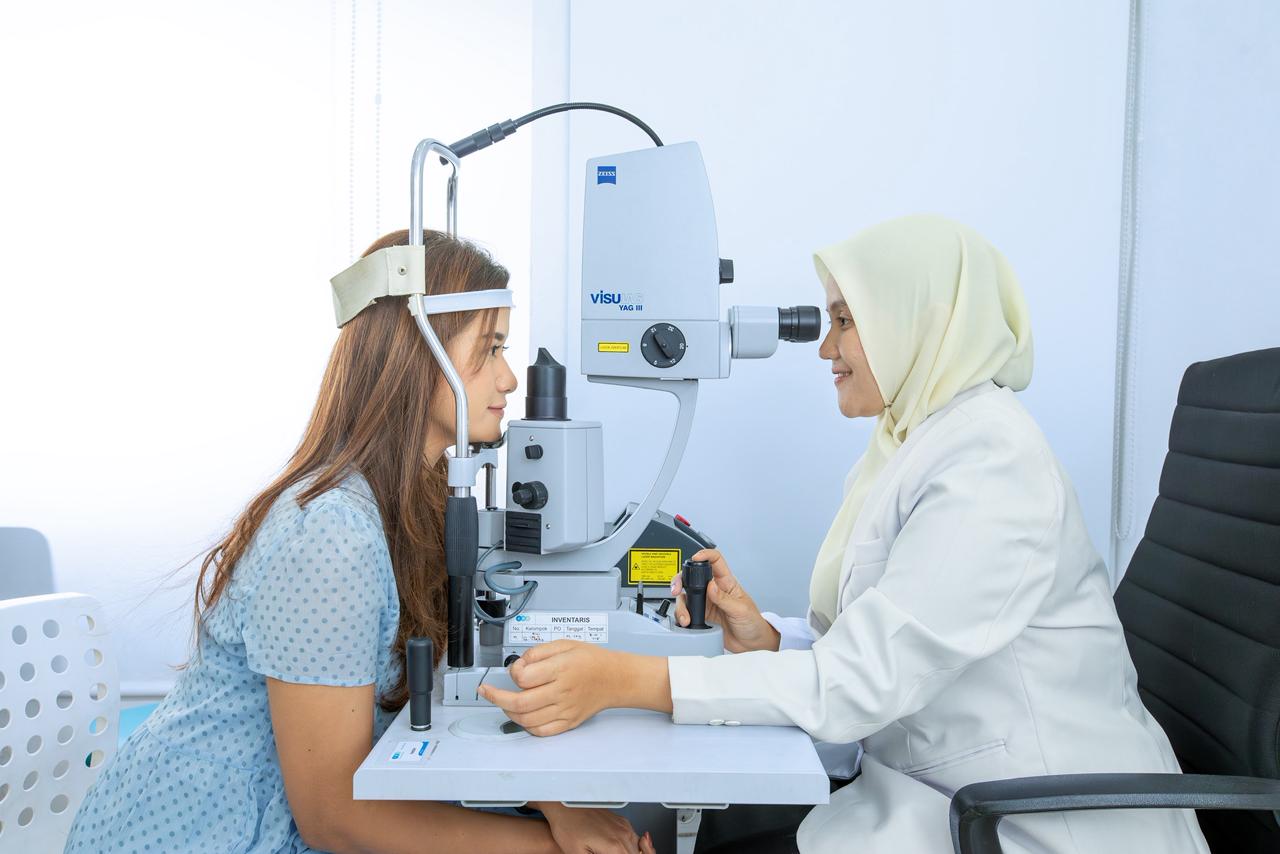 Biaya Operasi Mata Minus 2026: Dengan Semua Metode LASIK!